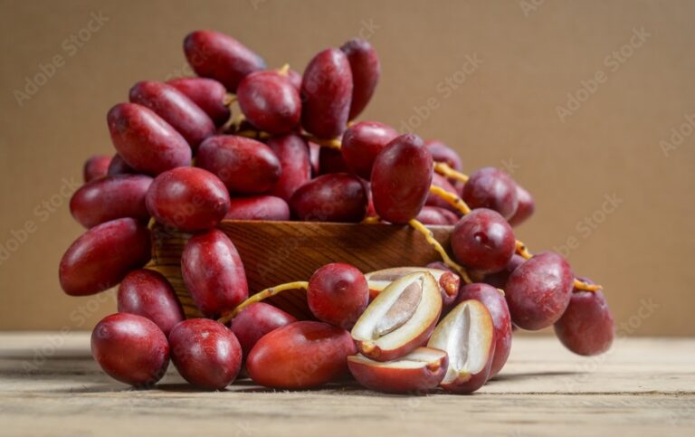 Fresh Red Dates: 10 Health Benefits, Nutrition and Side Effects ...