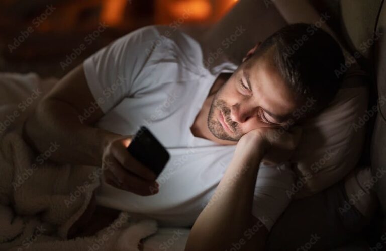 What is Doom Scrolling and How It Harms Mental Health? - Myhealthopedia